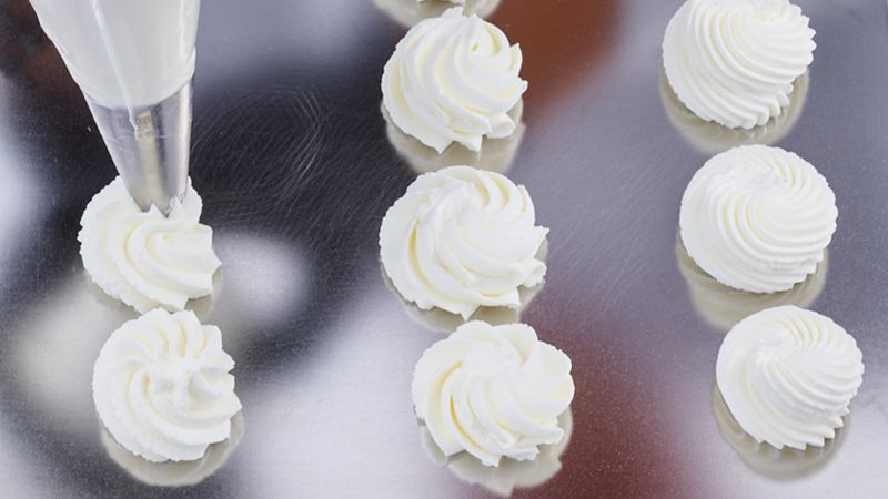 How to Pipe Whipped Cream